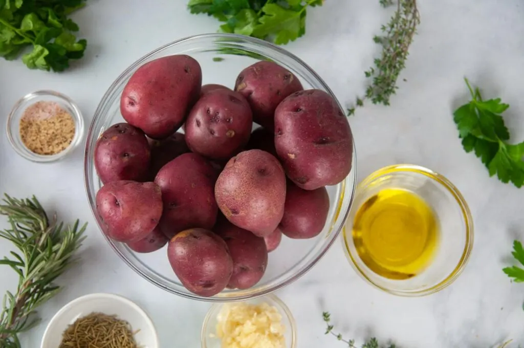 Garlic and Herb Roasted Red Potatoes - Seasoned Sprinkles