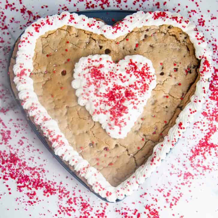 Easy Giant Heart Shaped Chocolate Chip Cookie for Valentine's Day ...