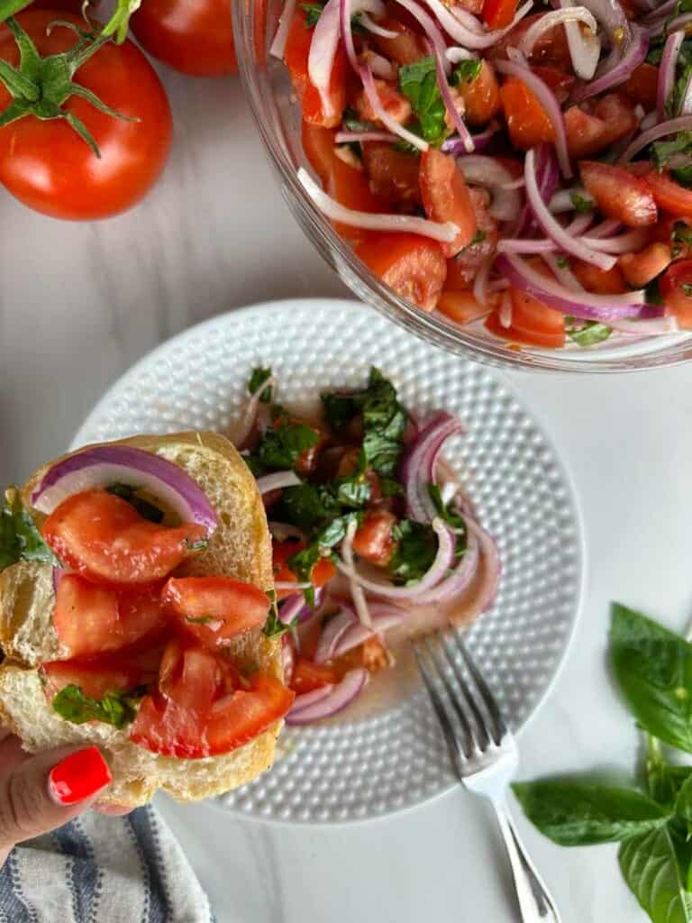 Easy Tomato and Onion Salad with Vinegar - Seasoned Sprinkles